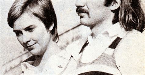 Hombres Con Bigote Unisex O No Sex En Paris