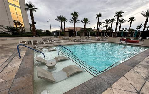 Mandalay Bay Pool Cabanas What Visitors Over 50 Should Know Midlife