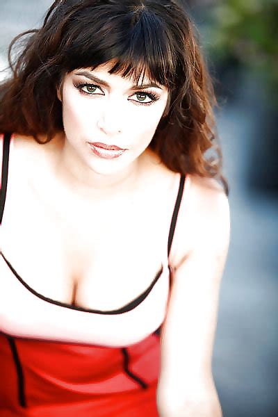 Fhm Uk Top 100 Number 60 Hannah Simone Porn Pictures Xxx Photos Sex