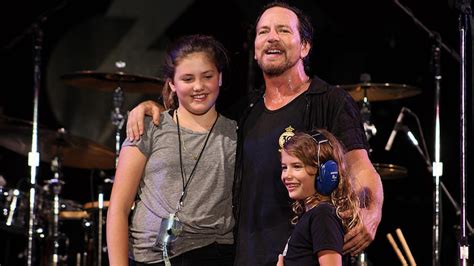 Ouça Canção Escrita Por Eddie Vedder E Gravada Por Sua Filha Olivia