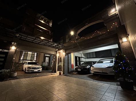 高大旁⭐輕屋齡稀有大面寬邊間三車別墅高雄中古屋高雄591售屋網
