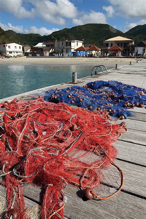 红色，蓝色和白色的渔网在马提尼克，法属加勒比岛，法国
