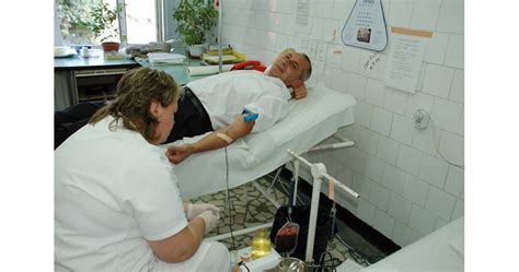 Областният управител на Монтана дари кръв