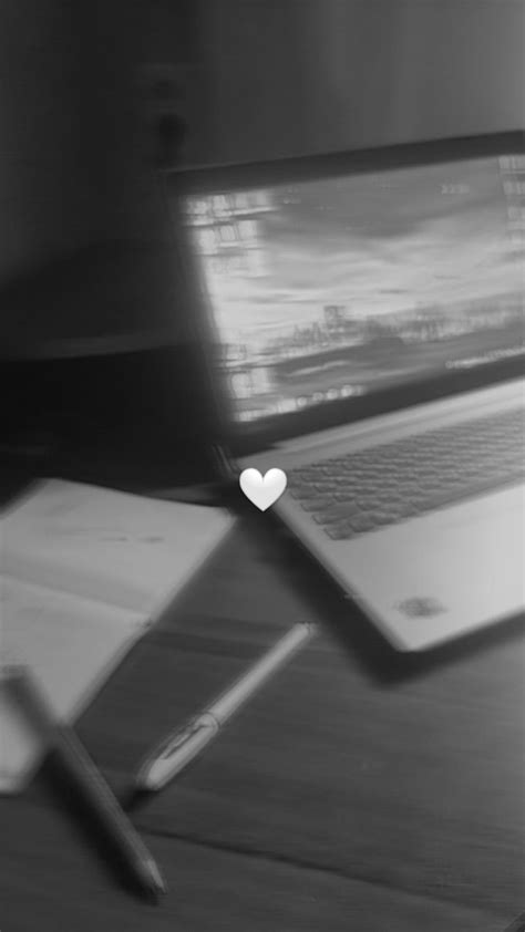 Обои чб на телефон