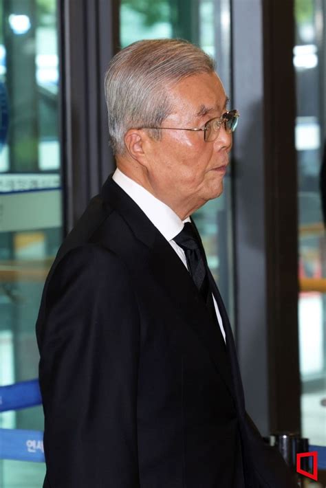 포토 윤석열 대통령 부친 빈소 찾은 김종인 전 비대위원장 아시아경제