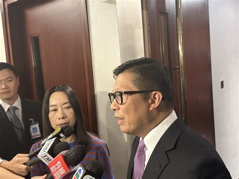 周庭棄保永久離港︱李家超批欺騙同情、自我製造光環 強調警方必然會全力追捕 星島日報