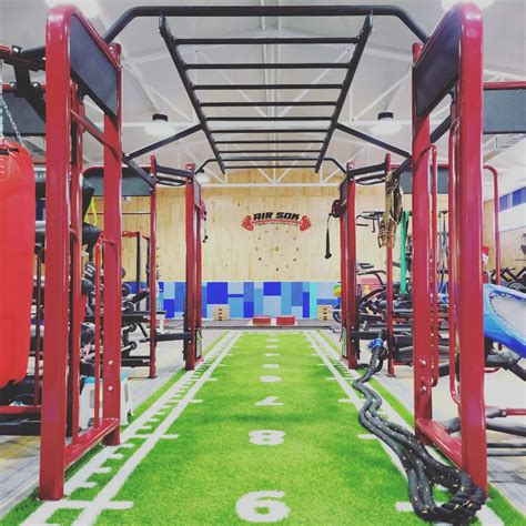 Аав нь хүүгээ том болхоор🧔‍♂️ Азарга уургалаад араар нь суухад🐴 Эмтэрж хагардгүй сайн эмээл