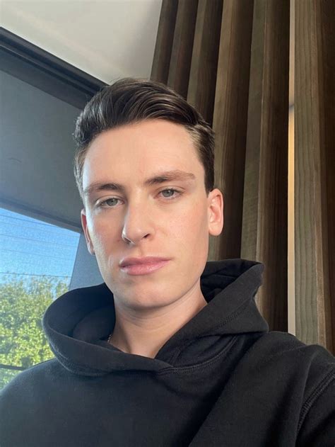 Campbell Male Gay Bi 25 To 30 Yrs Looking In Sydney Inner West