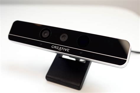 Windows Hello Whats The Difference Between An Iris Scanner And 3d Facial Recognition