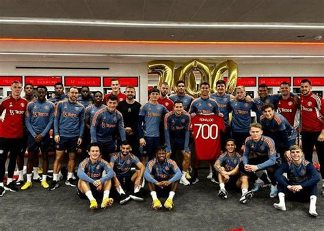 Manchester United Players Celebrate Cristiano Ronaldos 700th Club