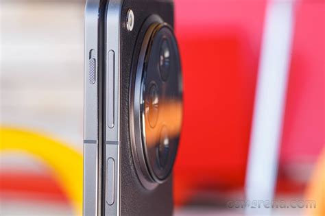 OnePlus Open Review Design Build Quality Handling