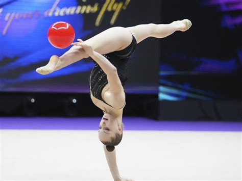 Художественная гимнастика Израильтянка завоевала бронзовую медаль в многоборье в Румынии 26 07