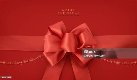 크리스마스 현실적인 빨간 새틴 리본과 활 끈 구슬 선물 활 템플릿입니다 크리스마스 배너 웹 포스터 전단지 브로셔 휴일 초대장 디자인 새해 복 많이 받으세요 기프트 카드 벡터