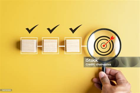 체크리스트 품질 보증 또는 Qa 및 품질 관리 또는 Qc 및 개선을 통한 품질 관리 표준화 인증 규정 서비스 및 표준 준수