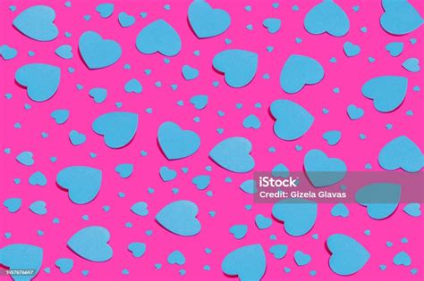 최소한의 사랑 발렌타인 데이 아이디어 생생한 분홍색 배경에 파란색 하트의 원활한 패턴 0명에 대한 스톡 사진 및 기타 이미지 0명 개념 고립 색상 Istock