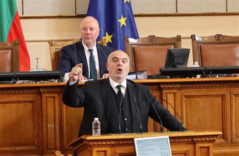 ГЕРБ иска изслушване на вътрешния министър за задържания британец