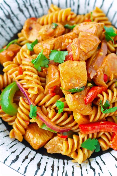 One Pot Chicken Fajita Pasta That Spicy Chick