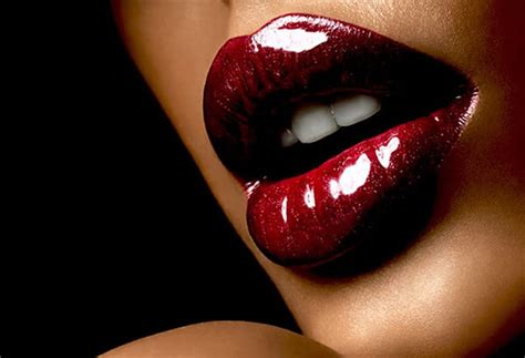 Red Lips Kiss Wallpaper
