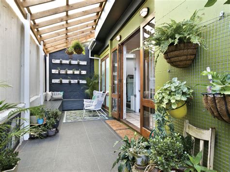 ต่อเติมหลังคาหลังบ้านสร้างสรรค์พื้นที่นั่งเล่นรับแสงธรรมชาติ Scg Home ปรึกษาเรื่องบ้านและให้