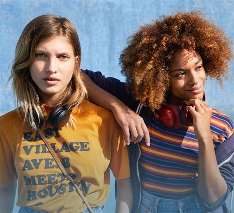 Jbl Live Series Wireless Over Ear Heaphones Jbl Australia