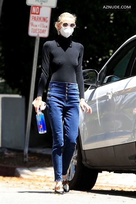 Jaime King Wraps Up A Medical Building Visit Today After A Scheduled