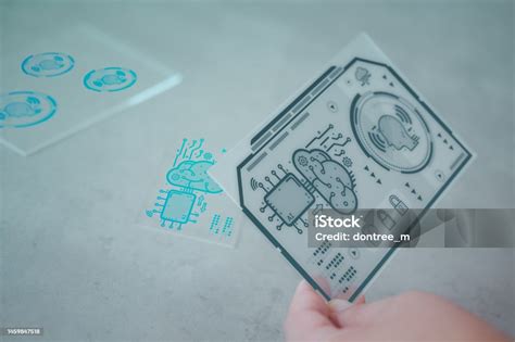 화면에 스마트 대시보드를 들고 사용하는 남자 Ai 인공지능 빅데이터 비즈니스 프로세스 전략 운영 자동화 가상현실에 대한 스톡 사진 및 기타 이미지 Istock