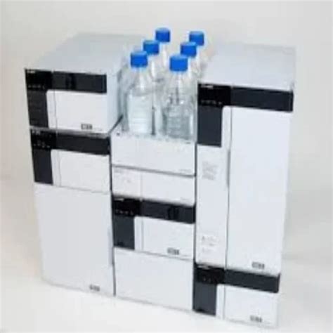 Shimadzu HPLC System Model Name Number Prominence At 700000 In New Delhi