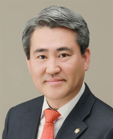 송진호 변호사 구리시 국회의원선거 예비후보 등록 아시아투데이