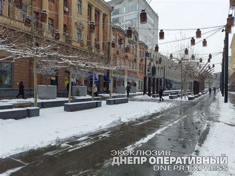 Комунальники всю ніч прибирали сніг із вулиць Дніпра Новини Дніпра Дніпро Оперативний
