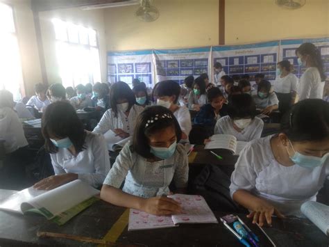 ကွမ်းခြံကုန်းမြို့နယ်၊ အမှတ် ၂ အခြေခံပညာအထက်တန်းကျောင်းတွင် နယ်လှည့်စာကြည့်တိုက်ကွင်းဆင်းဆောင်ရ