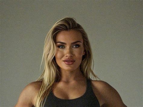 Alyssarhoades直播表演 Myavlive