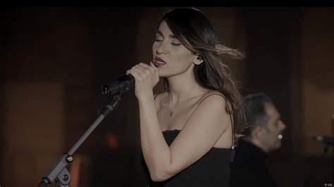 ایران زن خواننده به دلیل اجرای بدون حجاب دستگیر شد Dw ۱۴۰۳۹۲۵