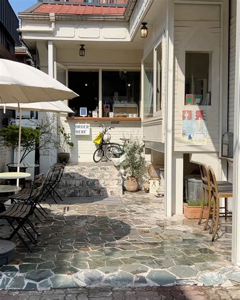 Useful 유즈풀 아뜰리에 유즈풀 선글라스 요새 쇼룸에 자주 나가면서 많은 분들을 직접 만나게 되어 몸은 힘들지만 참 재밌어요🤍 제 이번주 픽이였던 아폴린