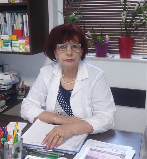Д р Валентина Караданова Общопрактикуващ лекар Педиатър Асеновград Супердок