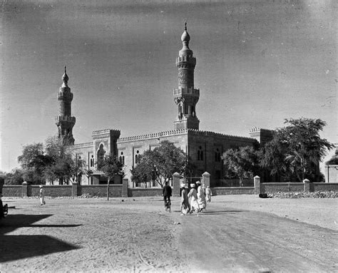 ذكريات اهلنا الطيبين ايام زمان مسجد فاروق بالخرطوم