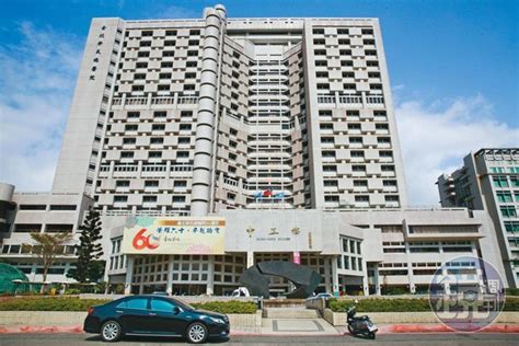 劉真臉書文「辛龍傳換心好消息」！ 用盡人脈「擠進優先順序」爆入住榮總神秘樓層 Ettoday星光雲 Ettoday新聞雲