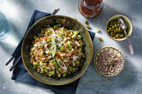 Quinoa Salade Met Sesam Chilli Dressing En Noten Inproba Oriental Foods