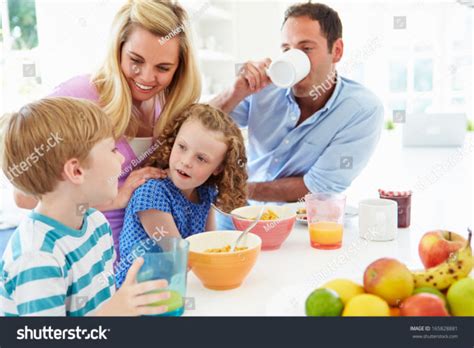 ژست عکس 4نفره خانوادگی لاکچری و خاص مینویسم