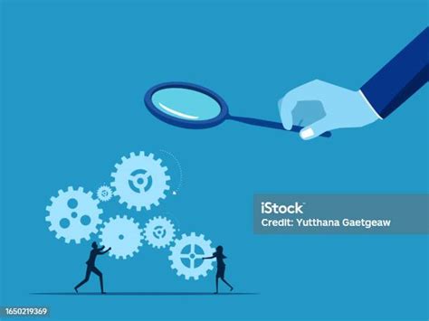워크플로를 확인하세요 직원 역학을 보기 위해 돋보기를 사용하는 사업가 상사 개발에 대한 스톡 벡터 아트 및 기타 이미지 개발 검사 보기 경제 Istock