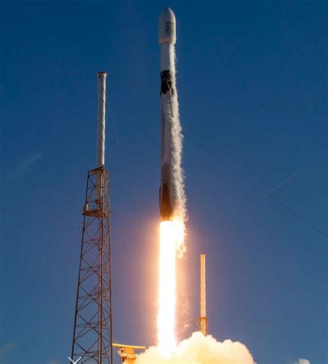 箭指月球！2022“猎鹰九号”首次深空发射，韩国月球探测器成功开动 知乎