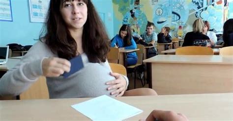 Шкільна «нескінченна любов переросла в розлу чення але доньку Іра все ж таки наро дила News