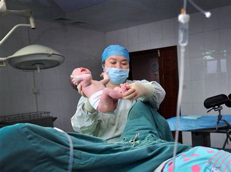 顺产和剖腹产，胎儿有什么区别？顺产宝宝更聪明并不可信方式上