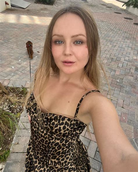 Natalia Queen Bio Age Career Net Worth Height Education