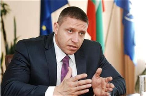 Бивш охранител на Станишев и негов колега уволнени заради връзки с престъпния свят