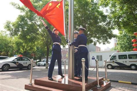 紧盯标准强素质严守规范促养成大兴支队开展升旗仪式队容风纪检查及队列训练活动 全体 动作 救援