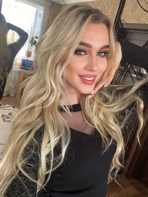 Inna ID 372609 From Cherkassy Ukraine 18 Years Old Green Eyes Blonde Hair Color