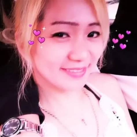 Andee 09 Andee 09 • Threads Say More