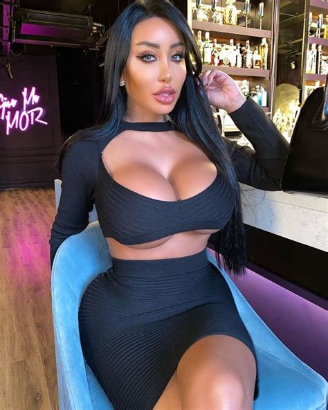 Foto De Living Plastic Sex Doll Bimbo