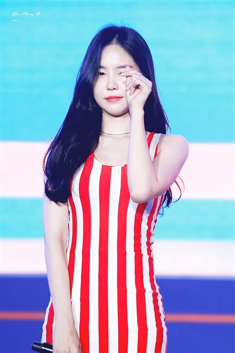 세로줄무늬 원피스 손나은 걸그룹 갤러리 에펨코리아