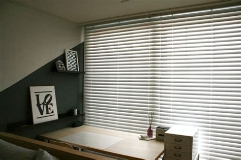 책상 있는 서재방에 모던한 화이트 우드블라인드 설치했어요 윈플러스페인트인포 네이버 블로그